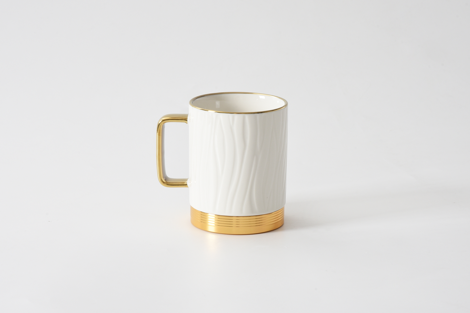 Wavy Mug - PAMPABAY WHOLESALE